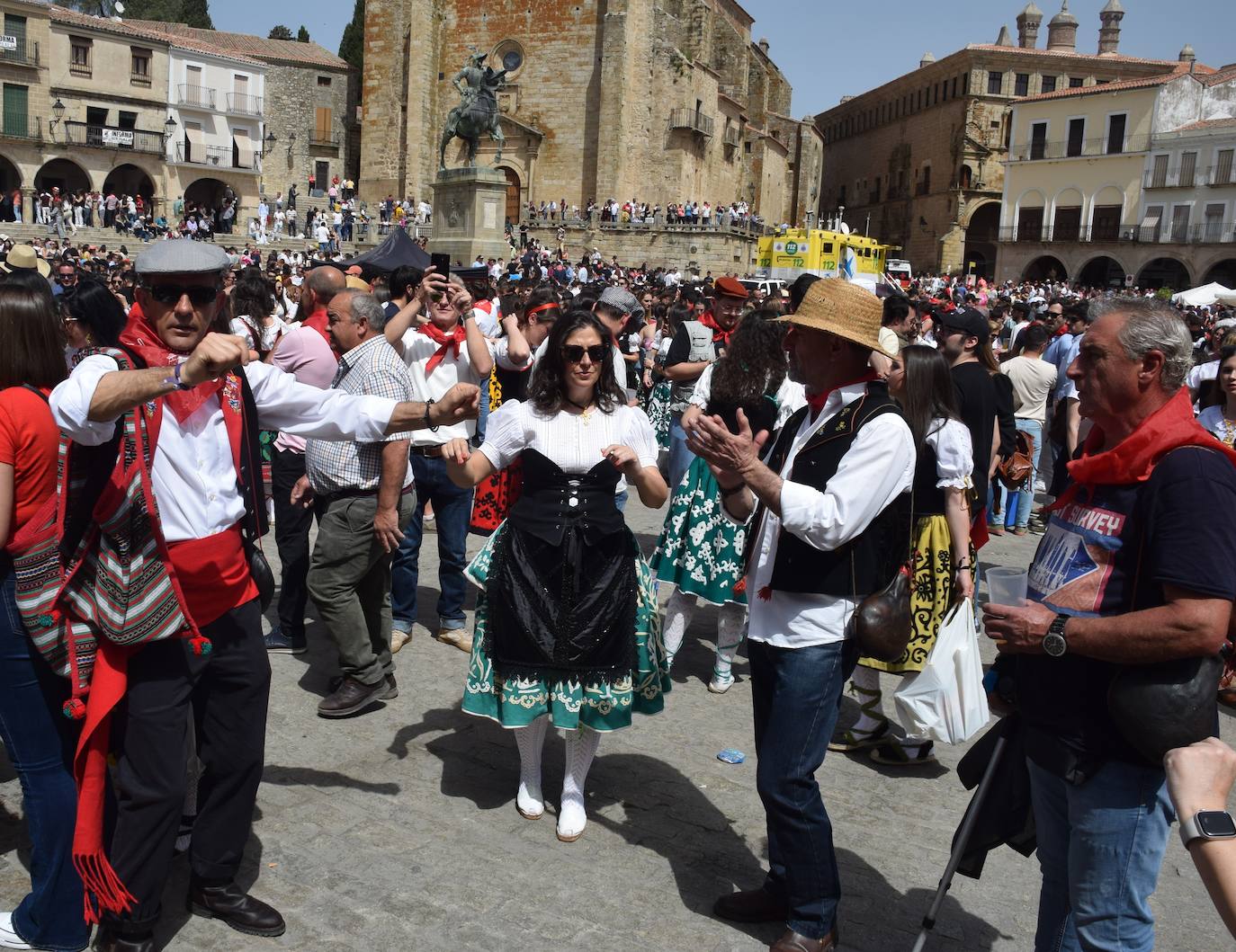 Un multitudinario y caluroso Chíviri | Hoy